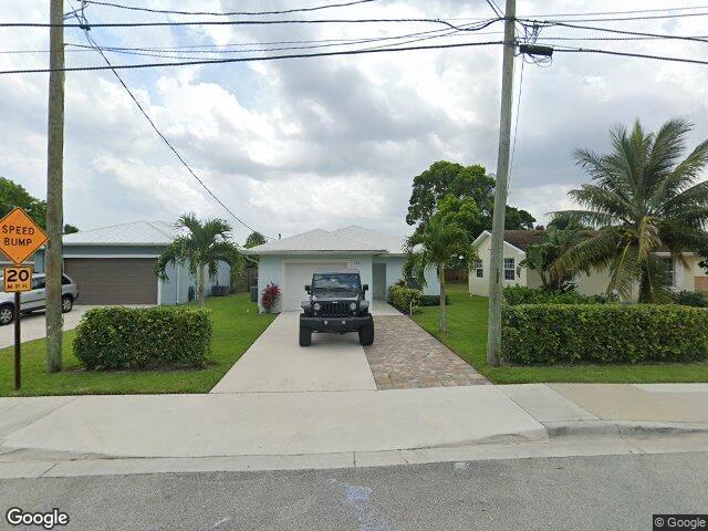 6882 3rd St, Limestone Creek, FL 33458