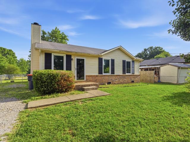 688 Debbie Dr
