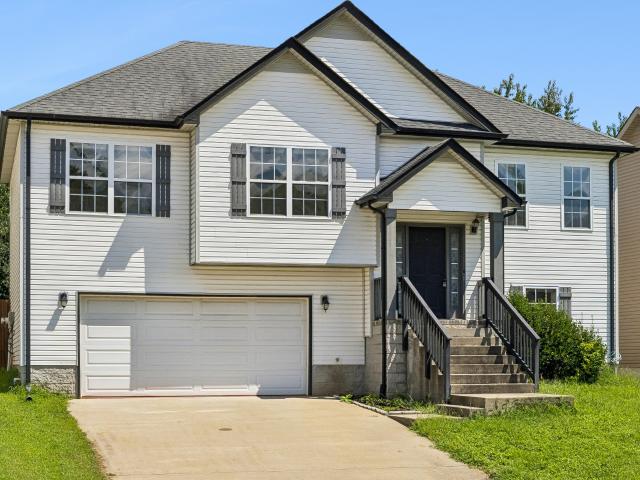 688 Fox Trail Ct