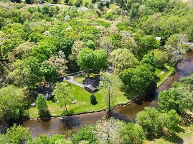 688 N Airport Rd, Hastings, MI 49058