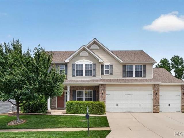 688 Stoney Creek Ln, Ballwin, MO 63021