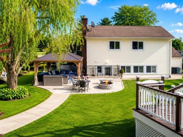 688 Pleasantview Ct, Yorktown Heights, NY 10598