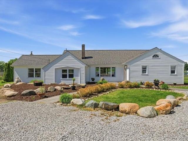 68991 Mound Rd, Washington Township, MI 48095