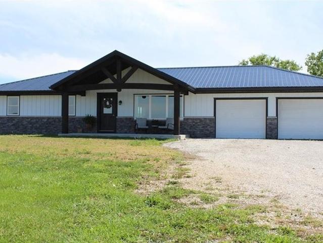 6890 SE Rogers Rd, Cameron, MO 64429