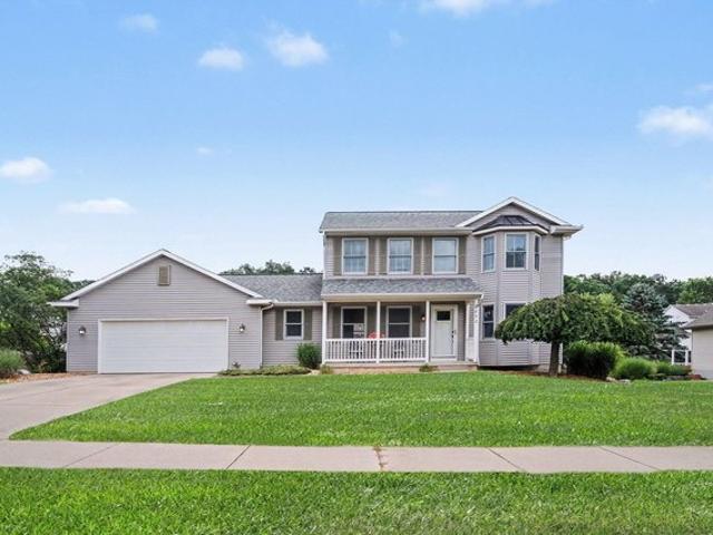 6892 Petersen Valley Dr NE, Rockford, MI 49341