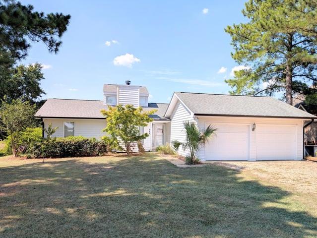 689 Cedar Pt, Vass, NC 28394