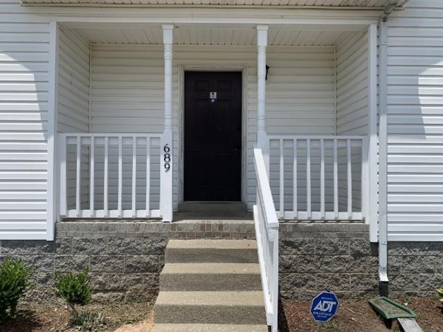 689 Artic Ave