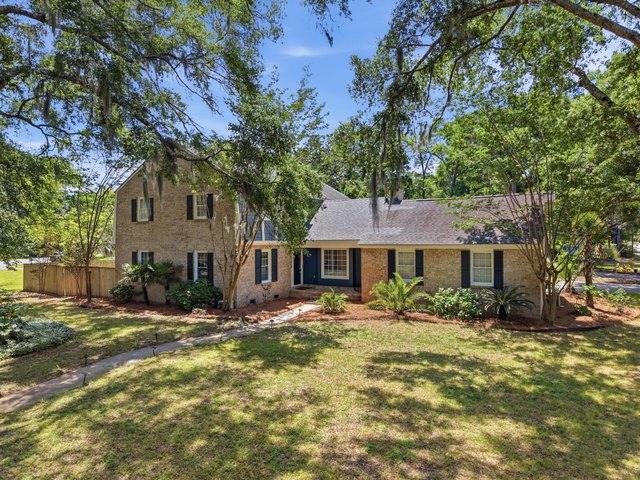 689 Ayers Dr, Charleston, SC 29412