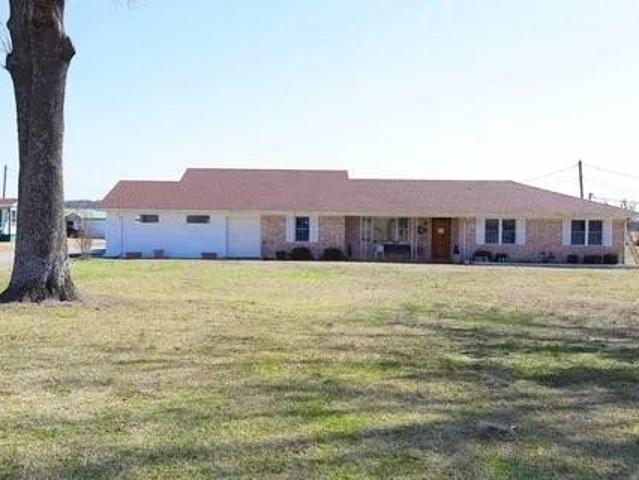 689 Barnett Rd, McAlester, OK 74501