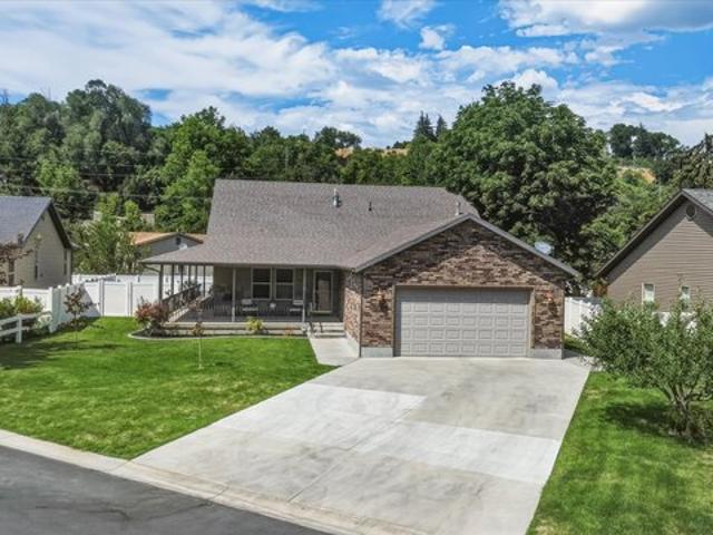 689 E Apple Dr N, Logan, UT 84321