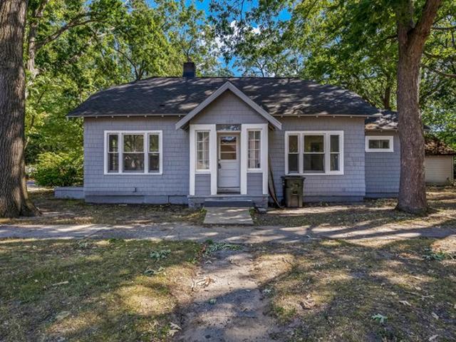 689 E Larch Ave, Muskegon, MI 49442