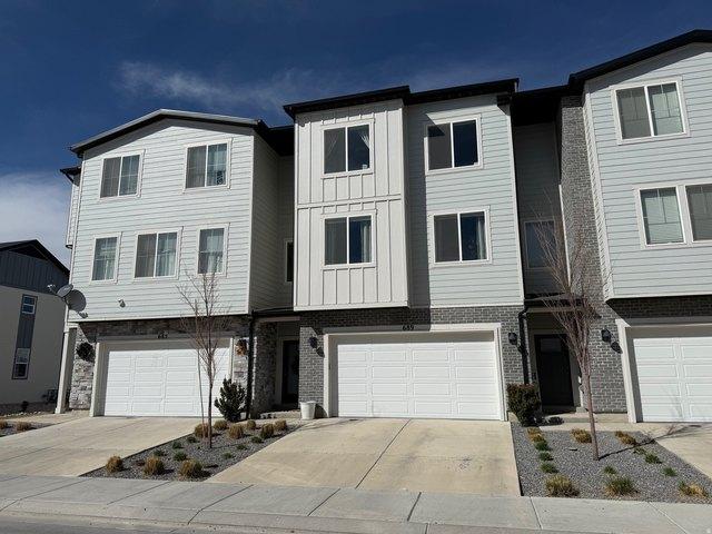 689 E Ryegrass Dr, Eagle Mountain, UT 84005