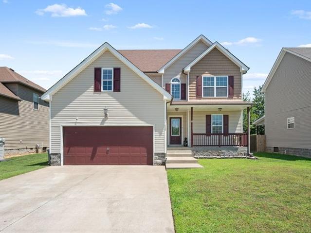 689 Fox Hound Dr, Clarksville, TN 37040