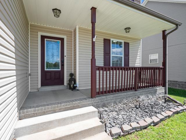 689 Fox Hound Dr