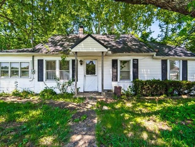 689 Logans Ln, Tiffin Township, OH 45693