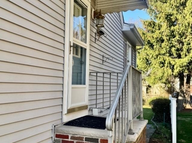 689 Linden Ave, Ridgefield, NJ 07657 | MLS #4016 | Compass