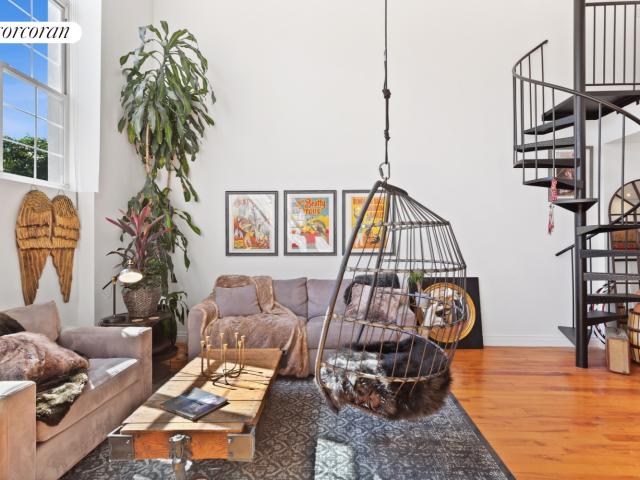 689 Myrtle Avenue, Brooklyn, NY