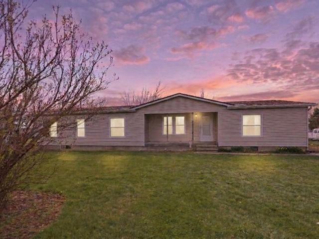 68 5th Ave SW, Etna, OH 43062