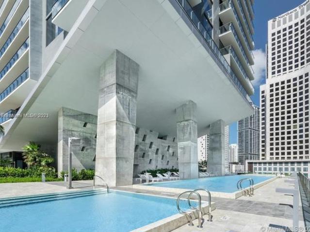 68 6th St SE #1012, Miami, FL 33131