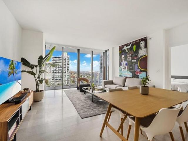 68 6th St SE #1204, Miami, FL 33131