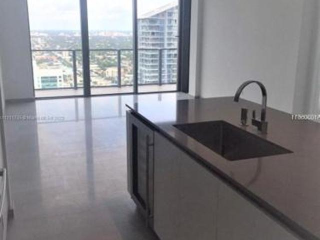 68 6th St SE #1406, Miami, FL 33131