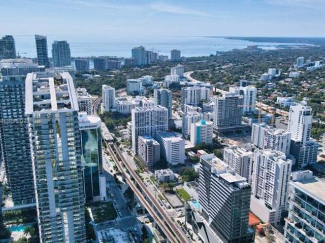 68 6th St SE #1607, Miami, FL 33131
