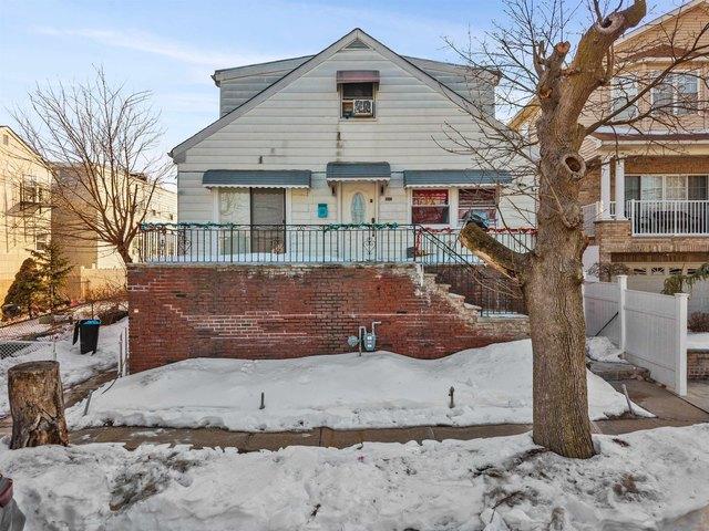 68 70 E 5th St, Bayonne, NJ 07002