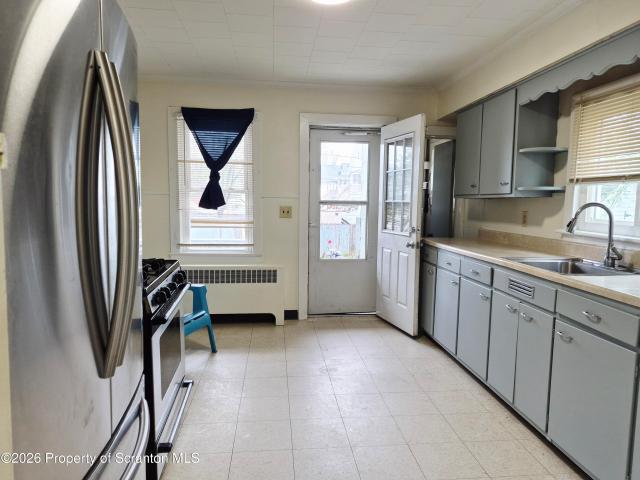 68 70 Green Place