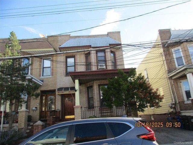 68 09 79 St, Middle Village, NY 11379