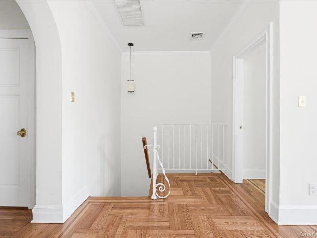 68 11 Clyde Street 2nd Floor