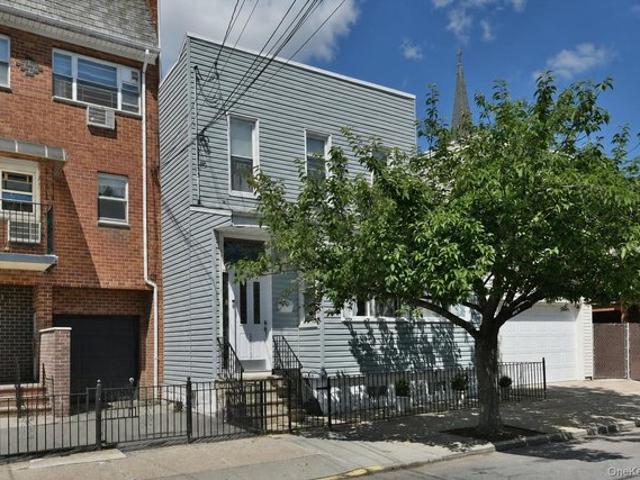 68 12 62nd St, Ridgewood, NY 11385