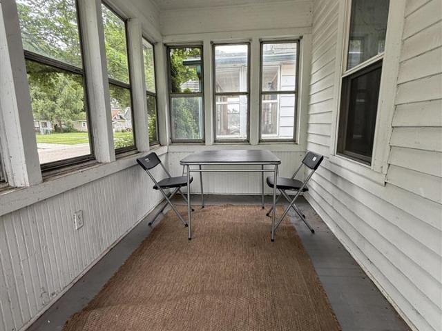 68 W Maxlow Avenue