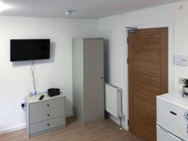68 Bedroom Shared Living/roommate Birmingham Birmingham LS90562055