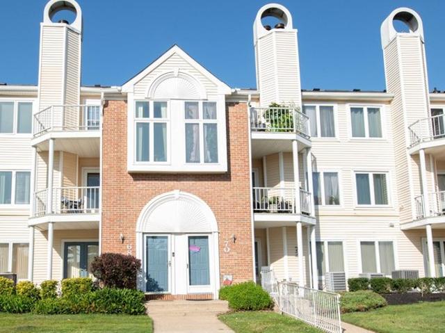 68 Catherine Ct, Levittown, PA 19057