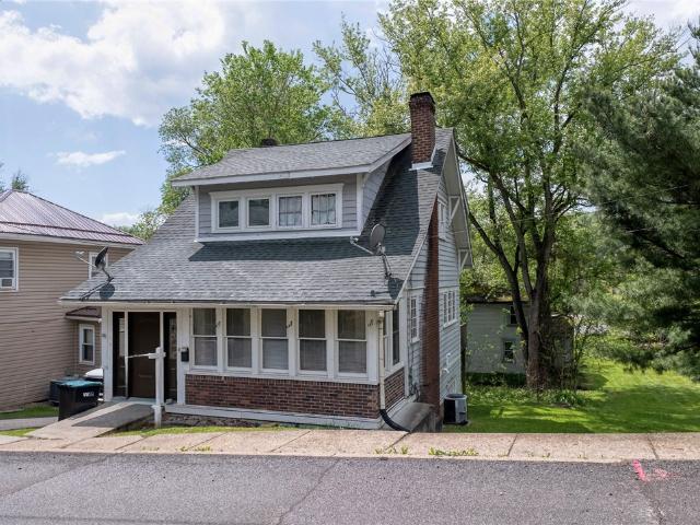 68 Center Ave