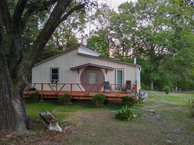 68 Clara Strengthford Rd, Waynesboro, MS 39367