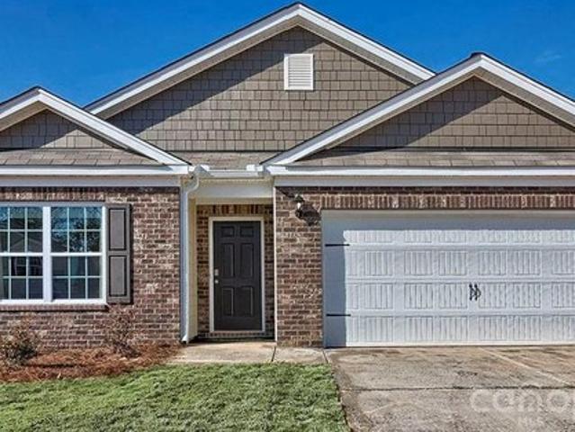 68 Creekwalk Ln, Waynesville, NC 28785