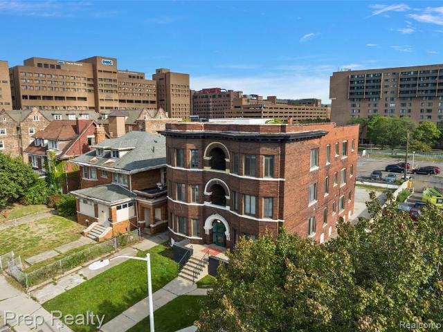 68 E Willis Street # 4