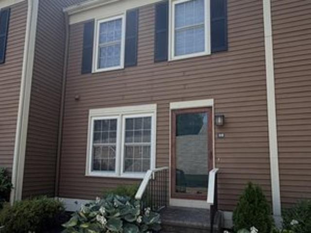 68 Foxbridge Village Rd, Branford, CT 06405