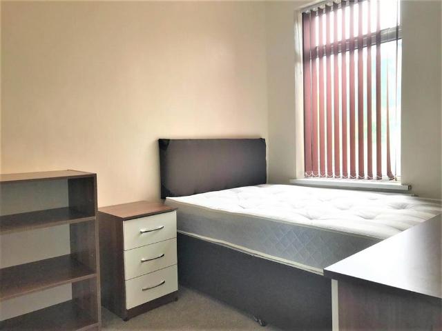 68 Gleave Road, Selly Oak, Birmingham 5 bed end of terrace house to rent £1,999 pcm £461 pw