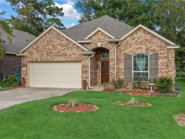 68 Hallmark Dr, Conroe, TX 77304