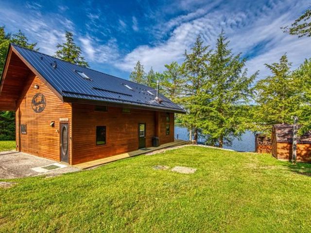 68 Hemlock Dr, Malone, NY 12953