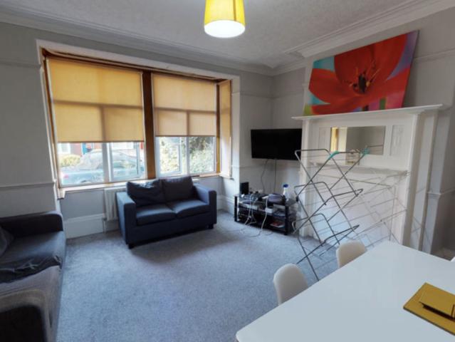 68 Headingley Avenue, Leeds, LS6 3ER
