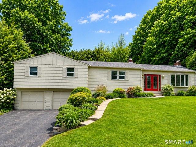 68 Heritage Dr, Naugatuck, CT 06770