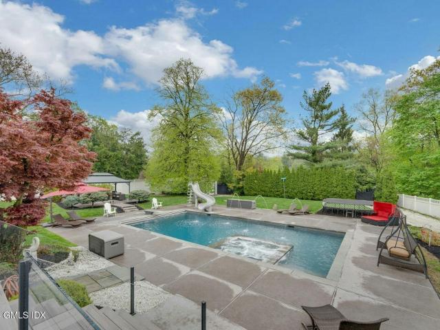 68 Hillcrest Park Road, Old Greenwich, CT