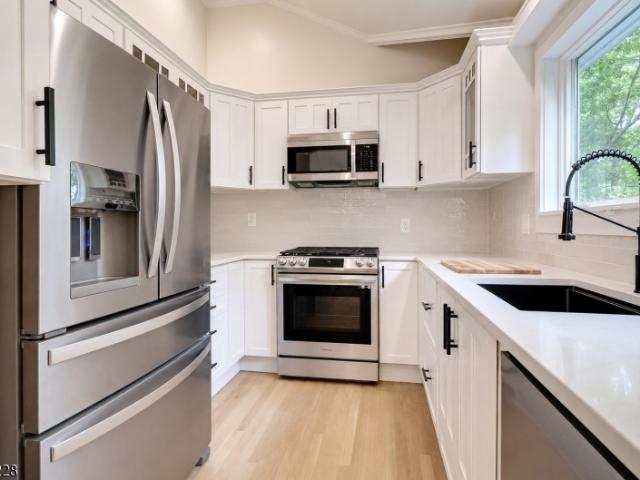 68 Hillside Ave