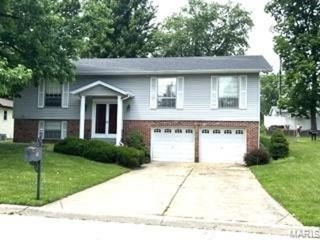 68 Julie Ln, Saint Peters, MO 63376