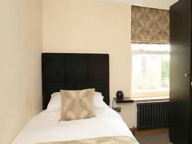 68 Kings Road | Studio house for rent #95720064 | Rentberry