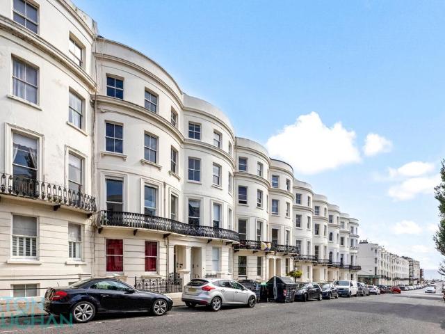 68 Lansdowne Place, East Sussex BN3 2 bed apartment to rent £1,950 pcm £450 pw