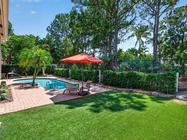 68 Lake Eden Dr, Boynton Beach, FL 33435